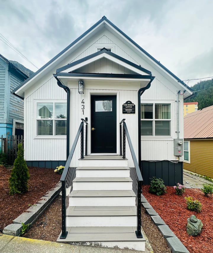 White Lotus Retreat- Stay In The Heart Of Juneau - Juneau, AK