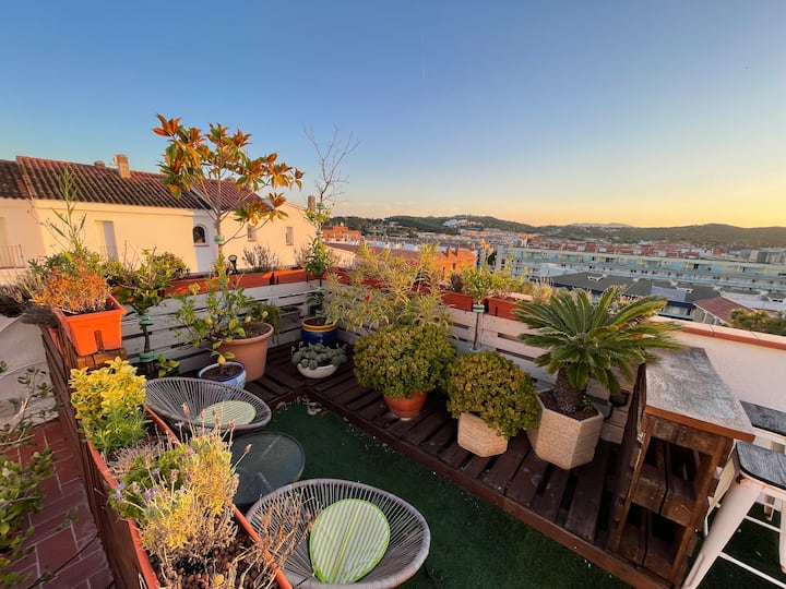 Sunset View Renovated Penthouse 5 Min To Beach - Lloret de Mar
