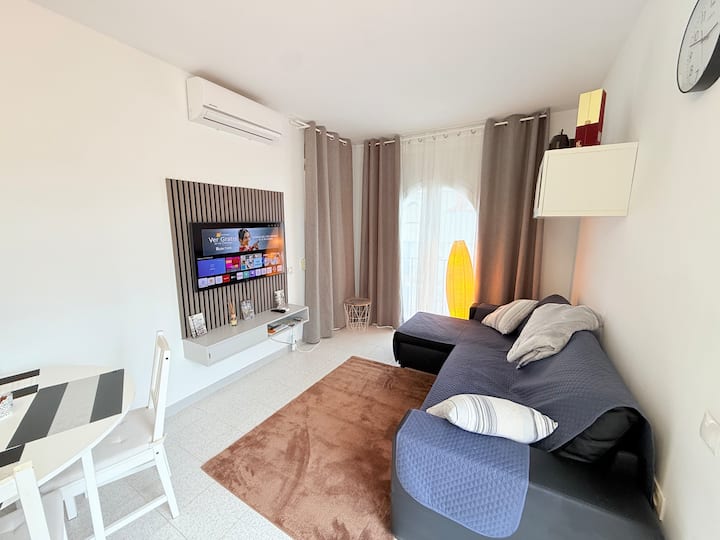 Sunset View Renovated Penthouse 5 Min To Beach - Lloret de Mar