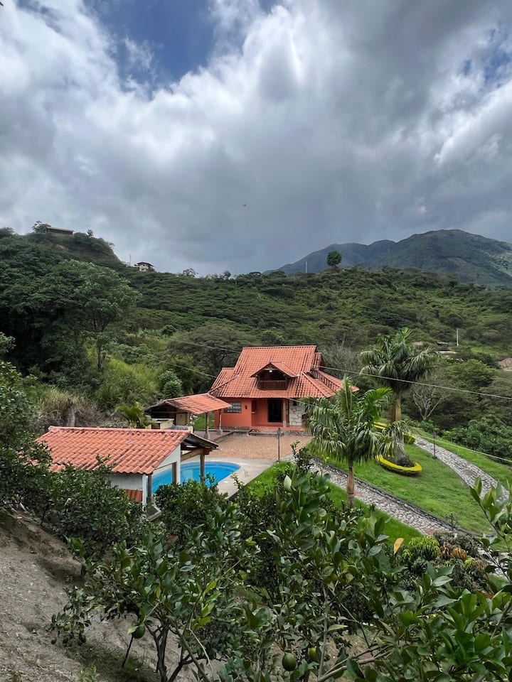 Casa Rústica En Malacatos Con Piscina Y Barbacoa - Vilcabamba