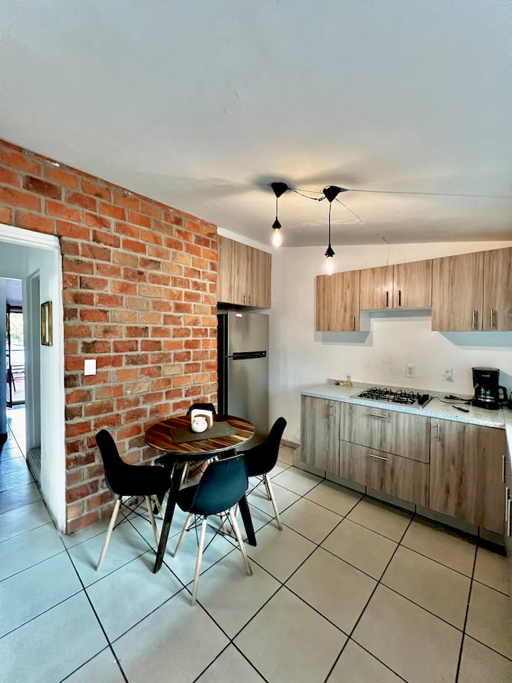 House With Terrace Facing Park, Near Historic Cent - Guadalajara