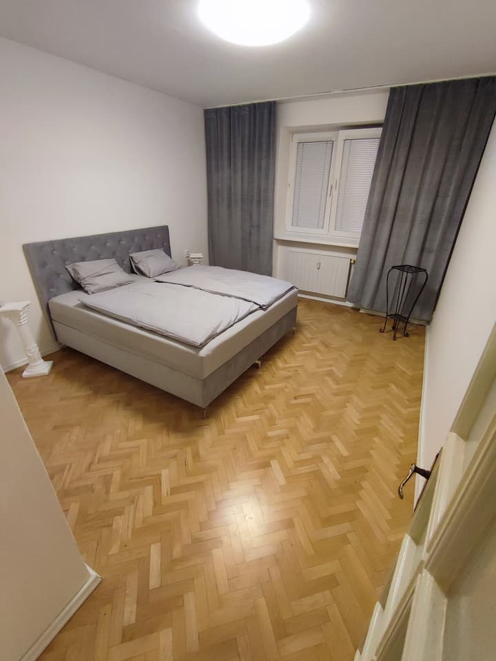 Priestranný Apartmán- S Vynikajúcou Dostupnosťou - ブラチスラバ