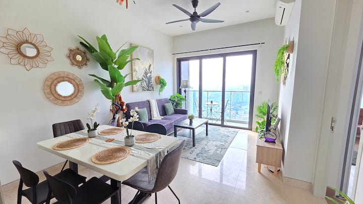 Tropical Serenity 2br High Floor With Infity Pool - Kuala Lumpur