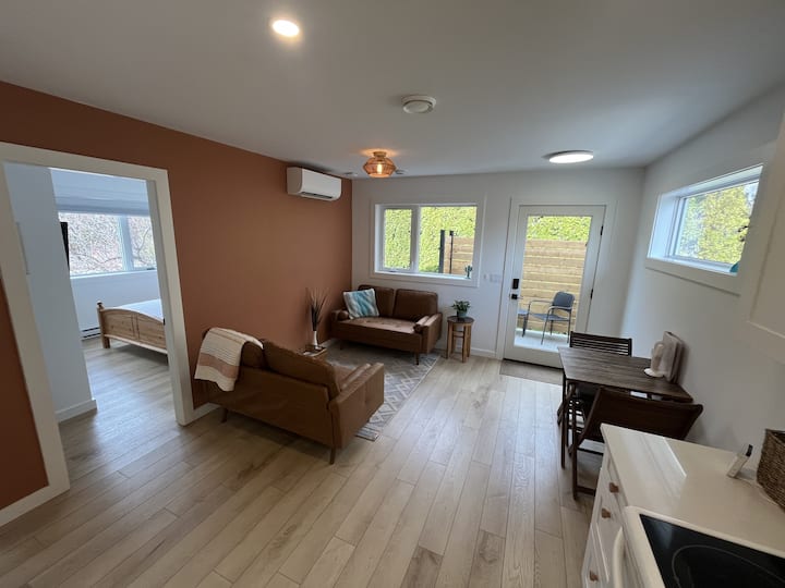 Suite With Pool & Hot Tub - Coyote Ridge - Vernon, BC, Canada