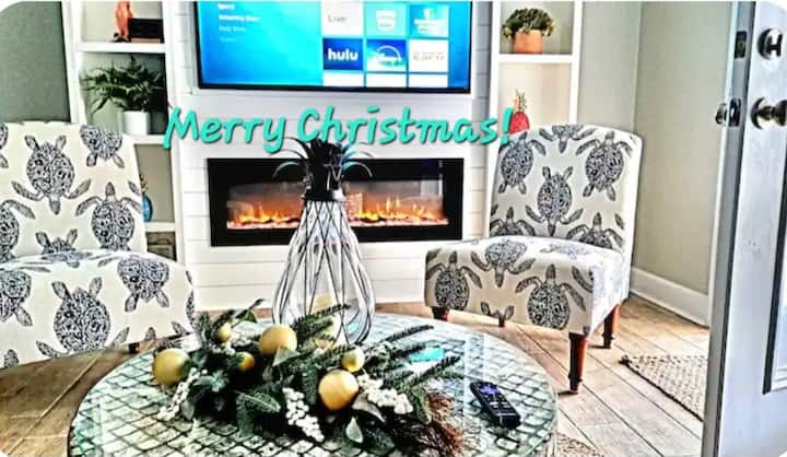 Newly Renovated/elec. Fireplace/pool/ Patio - Foley, AL