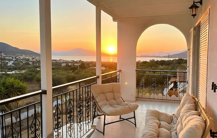 Villa Aelia Luxury Maisonette - Саламин