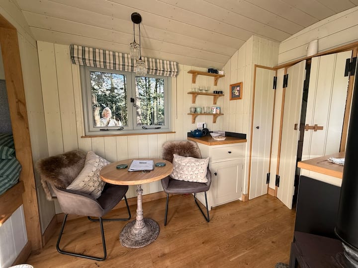 Luxury Shepherd's Hut, Private Sauna, Outdoor Bath - Holt