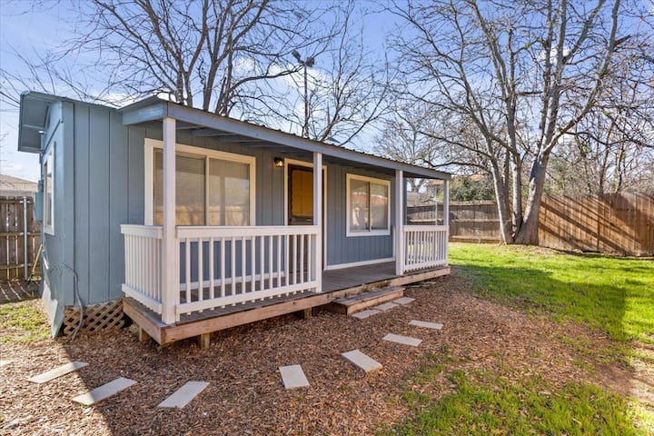 The Song Bird Cottage - Belton, TX