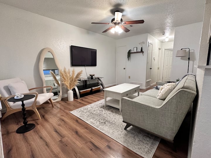 Cozy & Central Near At&t Stadium - Carousel, Arlington