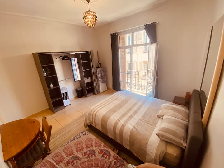 Charmante  Chambre Spacieuse Au Centre-ville 1pers - Nice