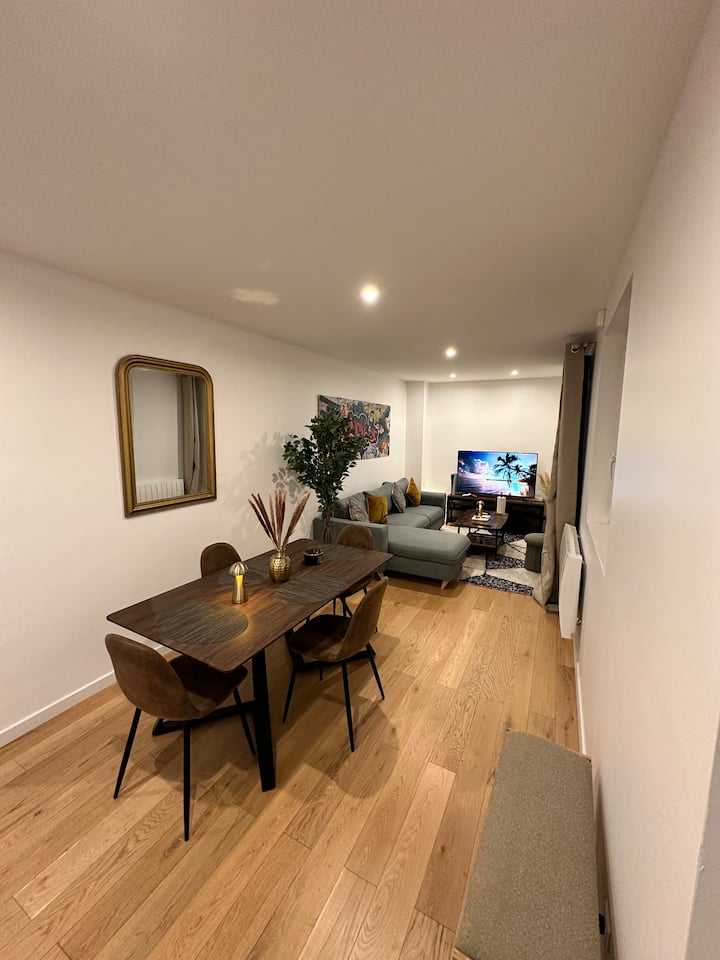 Cosy Appart Poissy Avec Terrasse, Proche Paris - ibis Styles Paris Poissy
