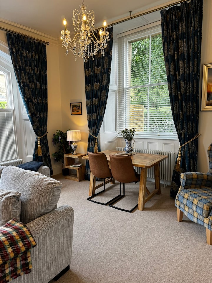 The Devonshire Suite, Buxton
Private Parking Inc. - Buxton, UK