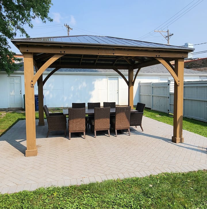 3 Parking Spaces 8 Bedrooms 3 Full Bath - Aéroport O'Hare de Chicago (ORD)