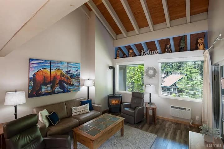 Lake Escape-hot Tub/pool/fire Pit/heavenly Close - South Lake Tahoe, CA