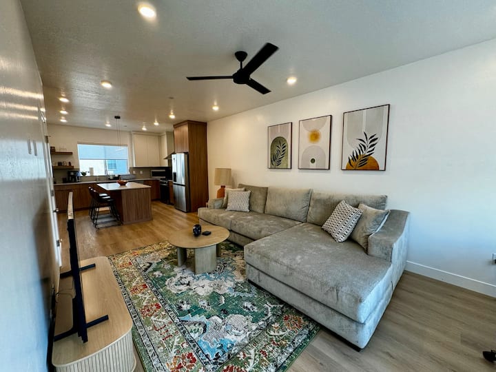 Mountain View Remote Work Oasis - New Construction - Salt Lake City, UT
