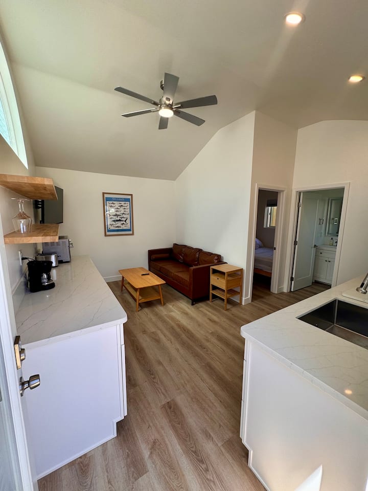 Makoa's Beach House - La Playa - San Diego