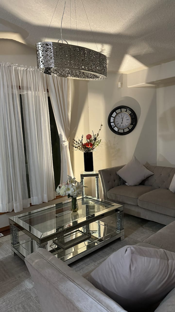 Cozy/spacious House In A Safe Area - Winnipeg