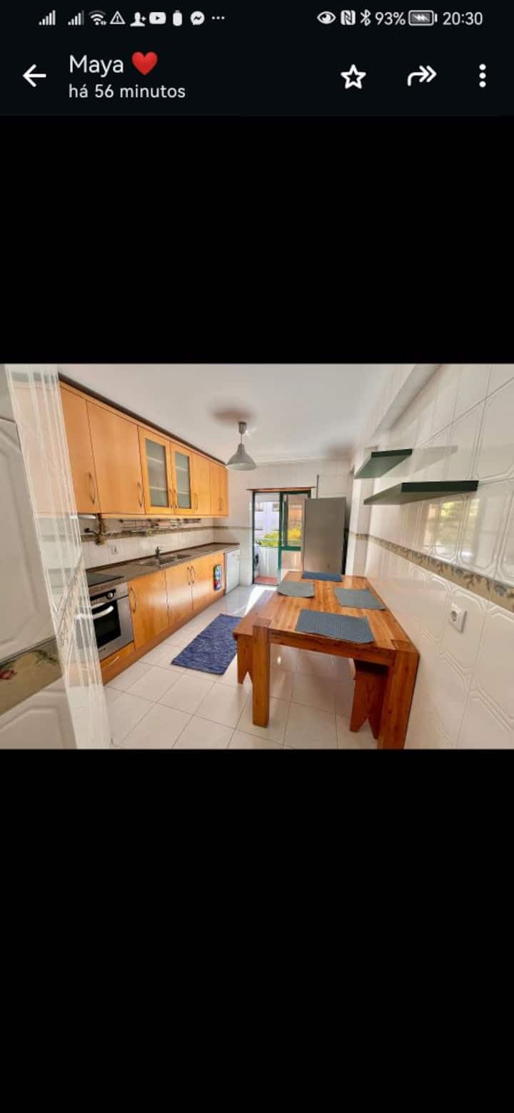 Apartamento Com Boa Localização - Costa da Caparica