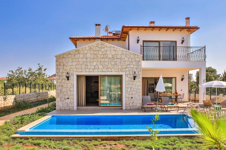 Villa Nayla  4+1 - Kaş