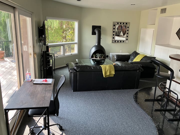 Enjoy The View On Your Private Deck In Eagle Rock - Pasadena, CA