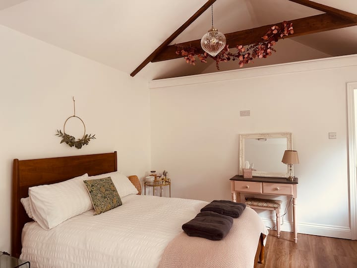 The Acorn - Crickhowell