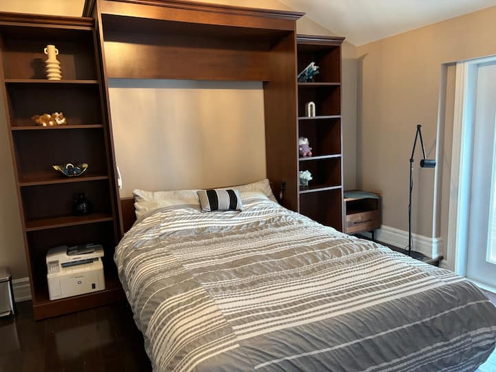 Peaceful Room With Pool & Garden | Vaughan - Ontario