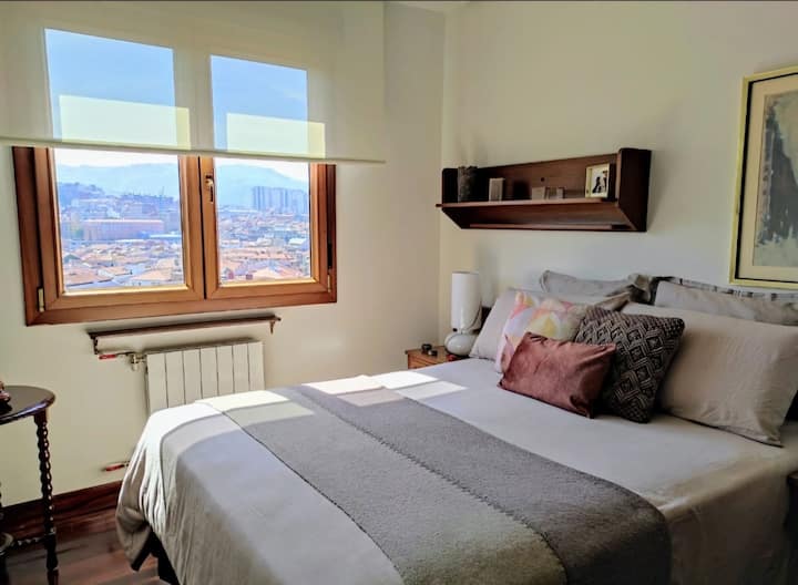 Luminoso Piso Con Vistas En El Casco Viejo. - Bilbao