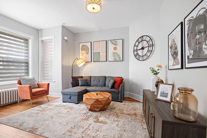 Columbia Heights B&b Townhouse, Free Parking Pass! - Washington, DC