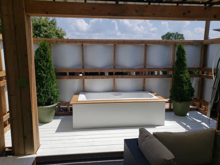 Rosedale Courtyard Suite - Hamilton