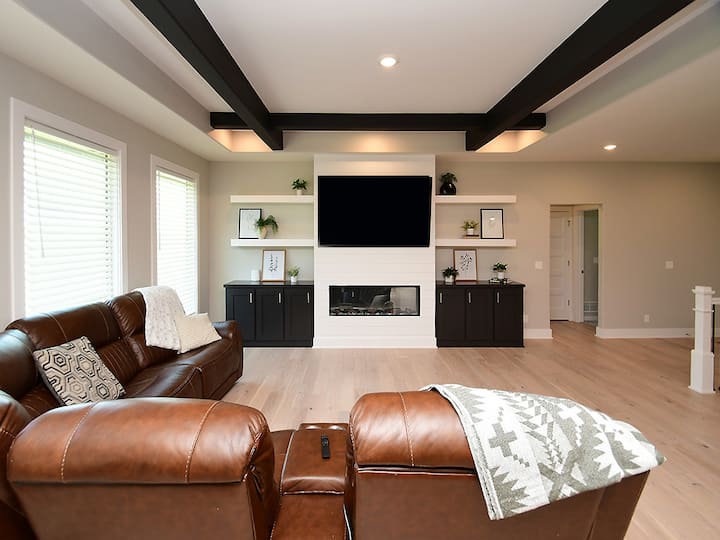 Family Getaway House | 6br, Sleeps The Crew - Omaha