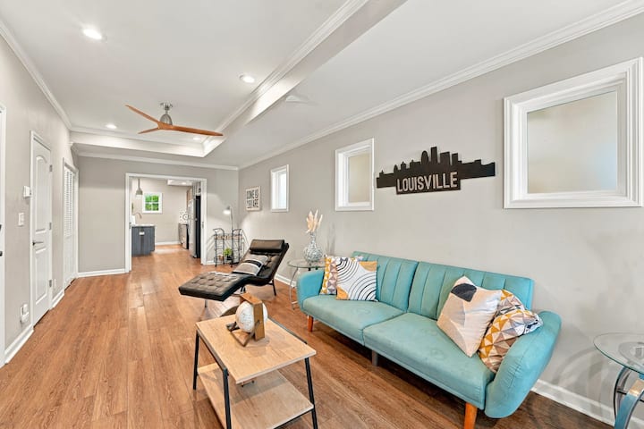 Spacious And Stylish Louisville Gem For Groups! - Louisville, KY