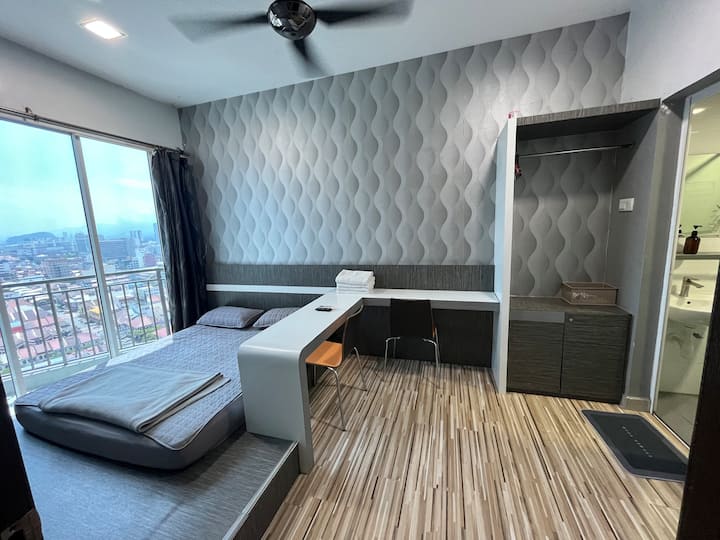 Majestic Condo Top Floor 2room (Smart Tv & Wifi) - イポー