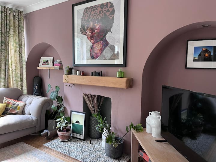 Family Home In Quiet Close - Midhurst