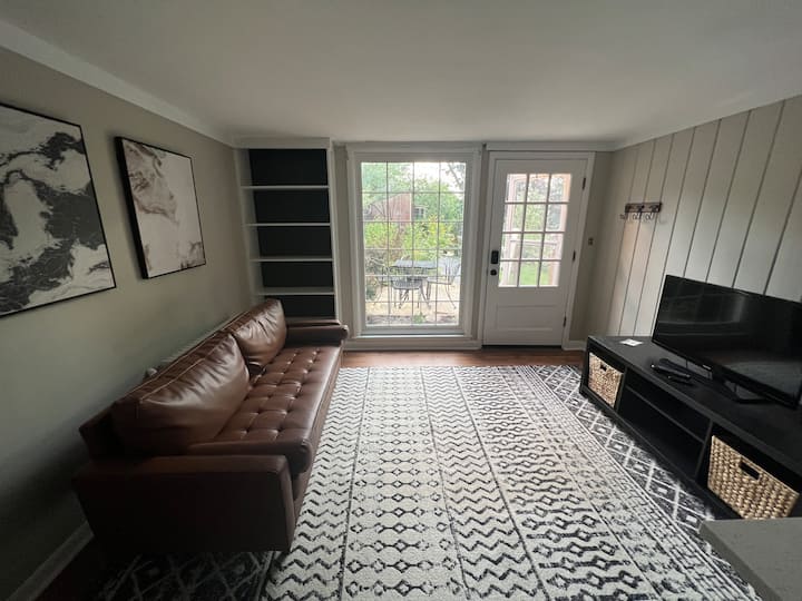 Cozy Cottage Basement Apartment - Harrisonburg, VA