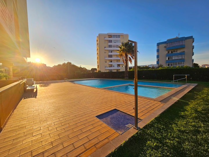 Apartment 2 Beds 1 Ensuite With Pool And Garage - Portimão