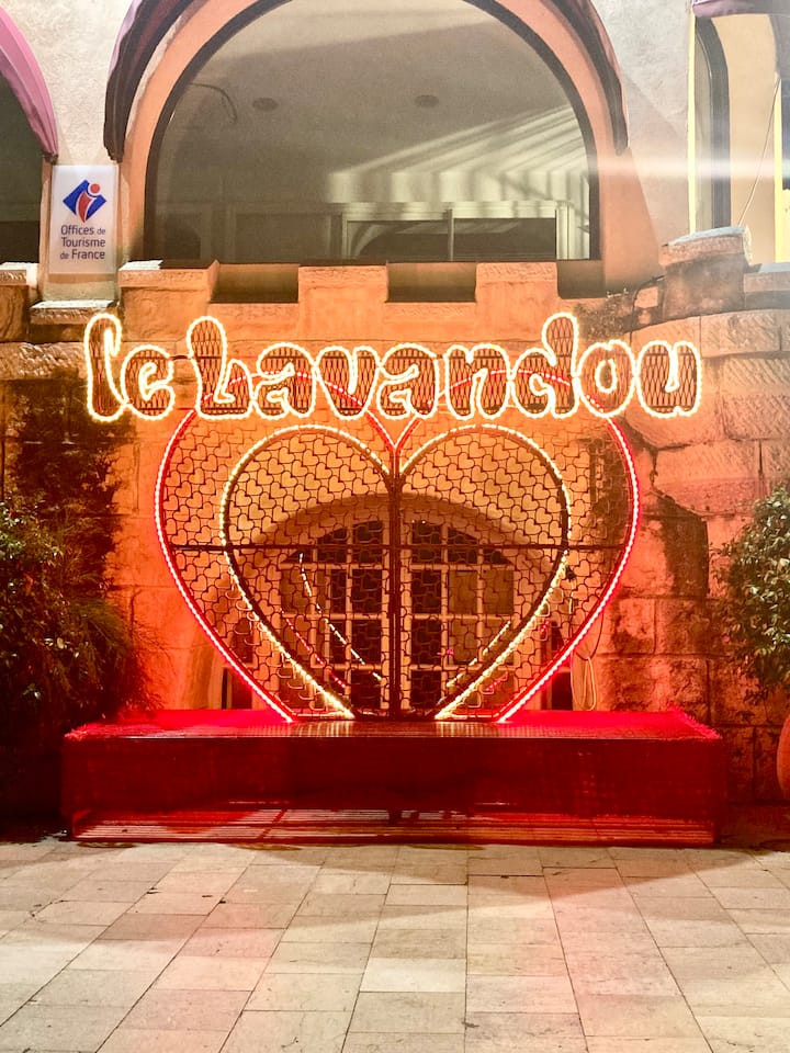 Studio Cosy

À 700m De La Plage - Le Lavandou