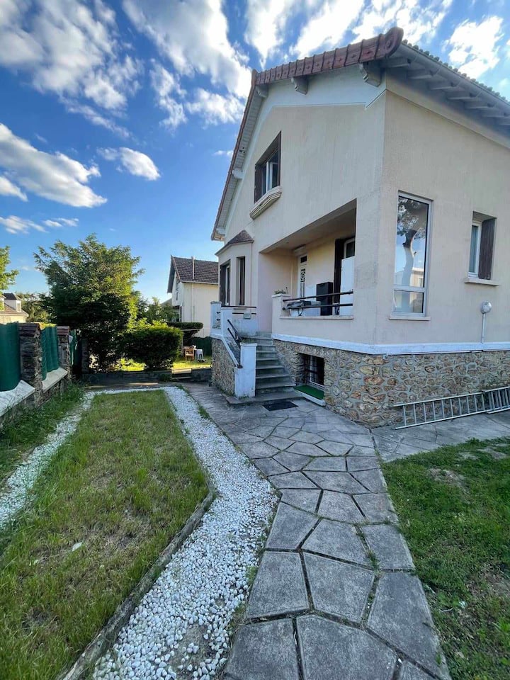 Grande Maison Avec Jardin - Marne-la-Vallée