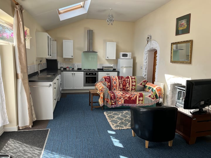Lovely Self Contained Annex. - Chard