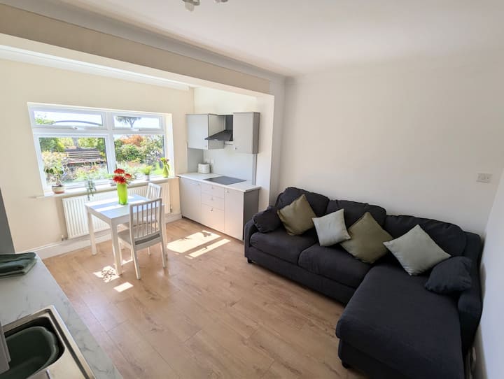 Rest Bay Beach Stay - Kenfig Pool