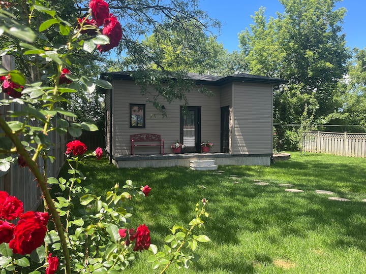 The Grassy Oasis - Garden Suite - Brampton