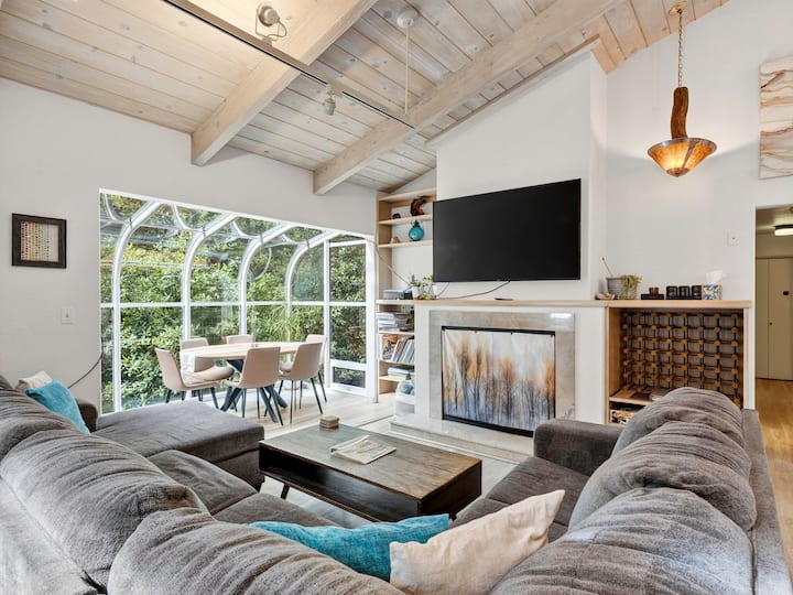 Secluded Redwoods Escape: Beach, Hottub & Pets Ok - Gualala, CA