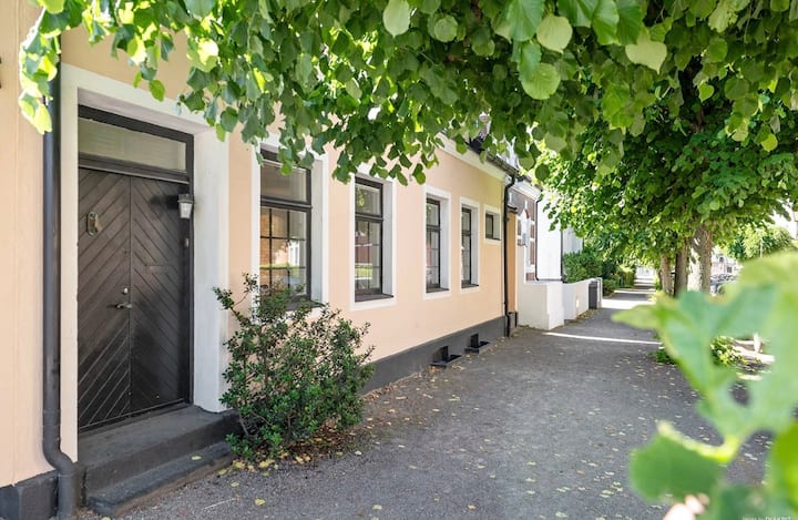Charmigt Gårdshus I City Privat Trädgård & Carport - Helsingborg