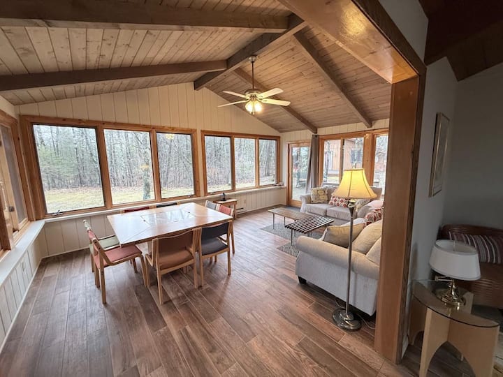 Johnston`s Golf Cottage - Madeline Island Golf Ret - Bayfield, WI