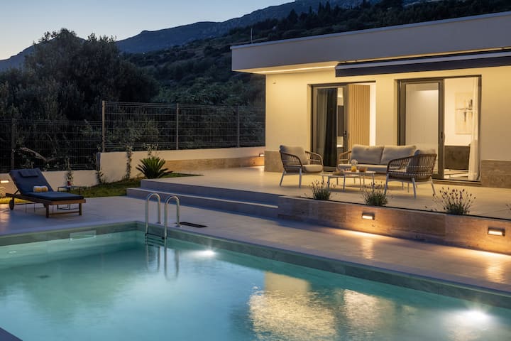 Villa Catherine
Sea Wiew, Heated Pool, 4 Bedrooms - Split