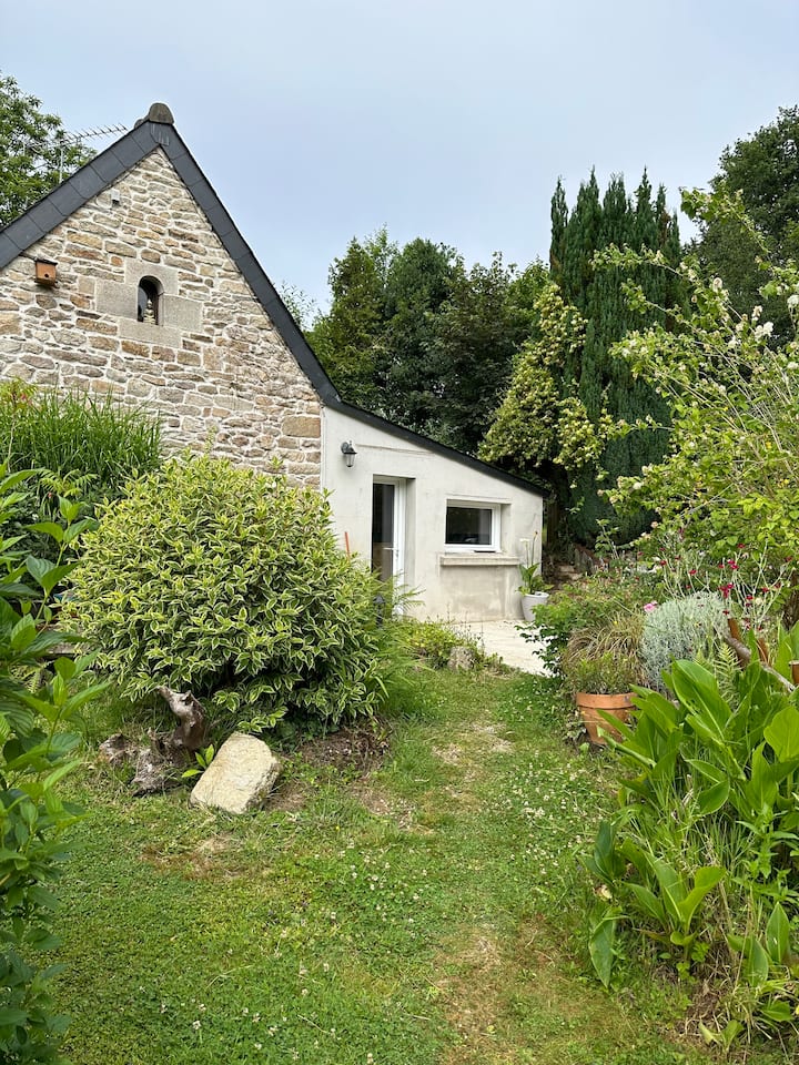 Charmante Petite Maison En Pierre à La Campagne - Quimper
