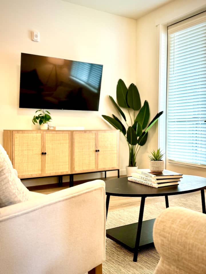 Modern Luxury | Family & Pets | By I-5 - Federal Way, WA