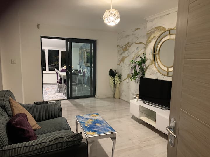 3 Bed Contractor Accommodation - Colchester