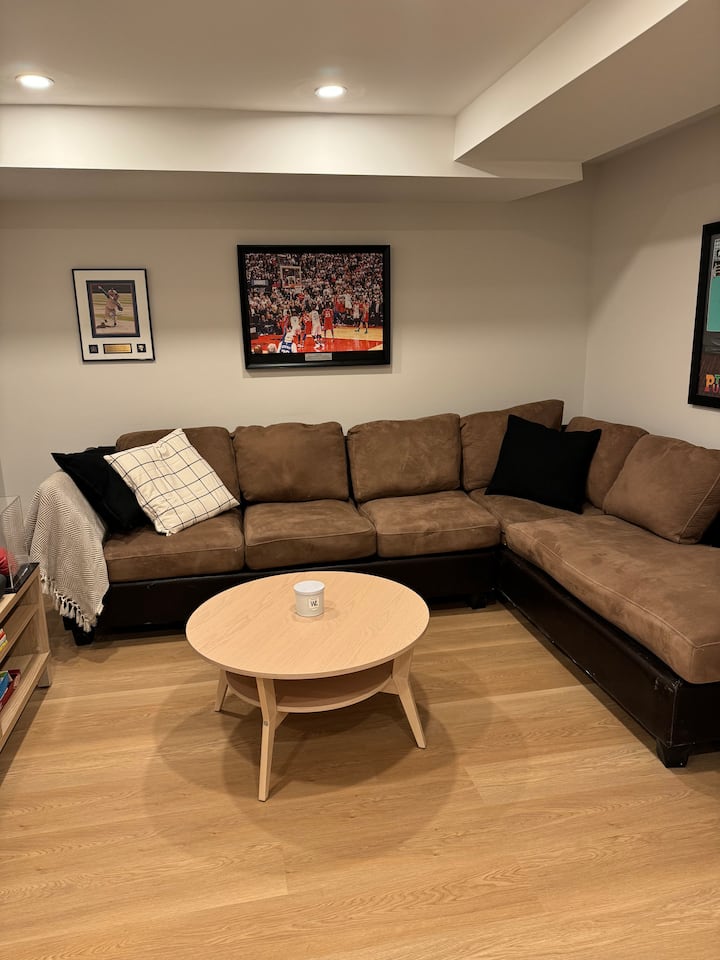 Chic And Airy 2 Bedroom Suite With Ample Space! - Toronto