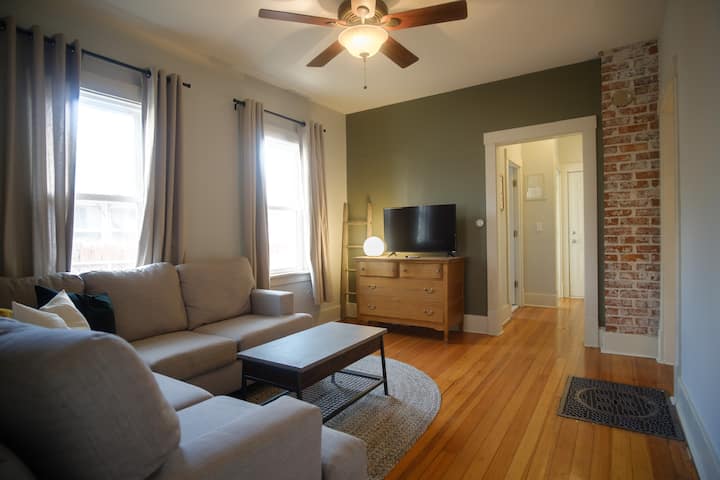 Entire One Bedroom Home In Omaha - Omaha, NE