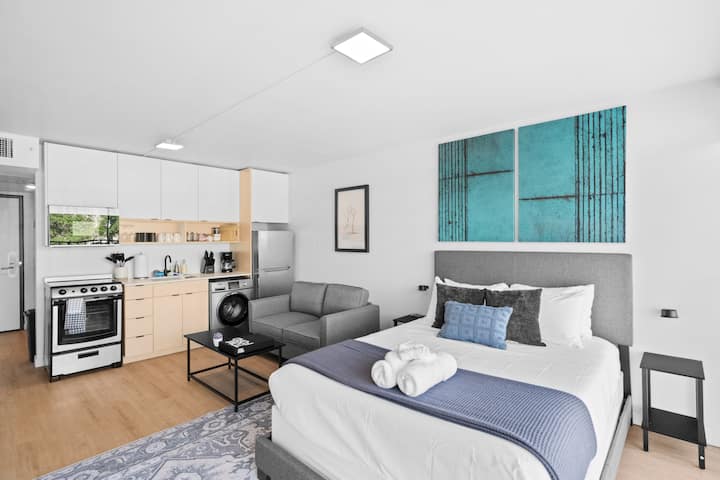 Downtown | Pool Table | Gym | Free Parking | View - Salt Lake City, UT